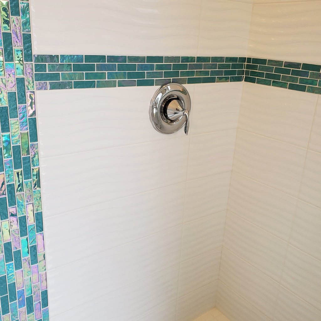 Emerald Green, 1" x 3" | TASNAUTEMER13 | Aquatica Glass Pool Tile ...
