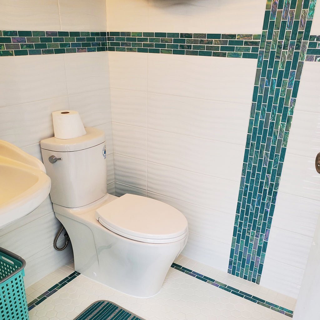 Emerald Green, 1" x 3" | TASNAUTEMER13 | Aquatica Glass Pool Tile ...