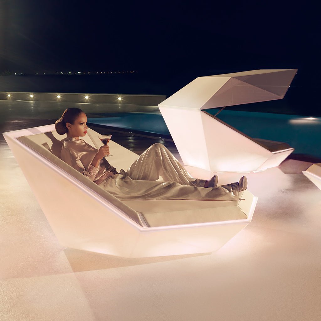 Faz Daybed with LED by Vondom | Luxury Patio Furniture – AquaBlu Mosaics